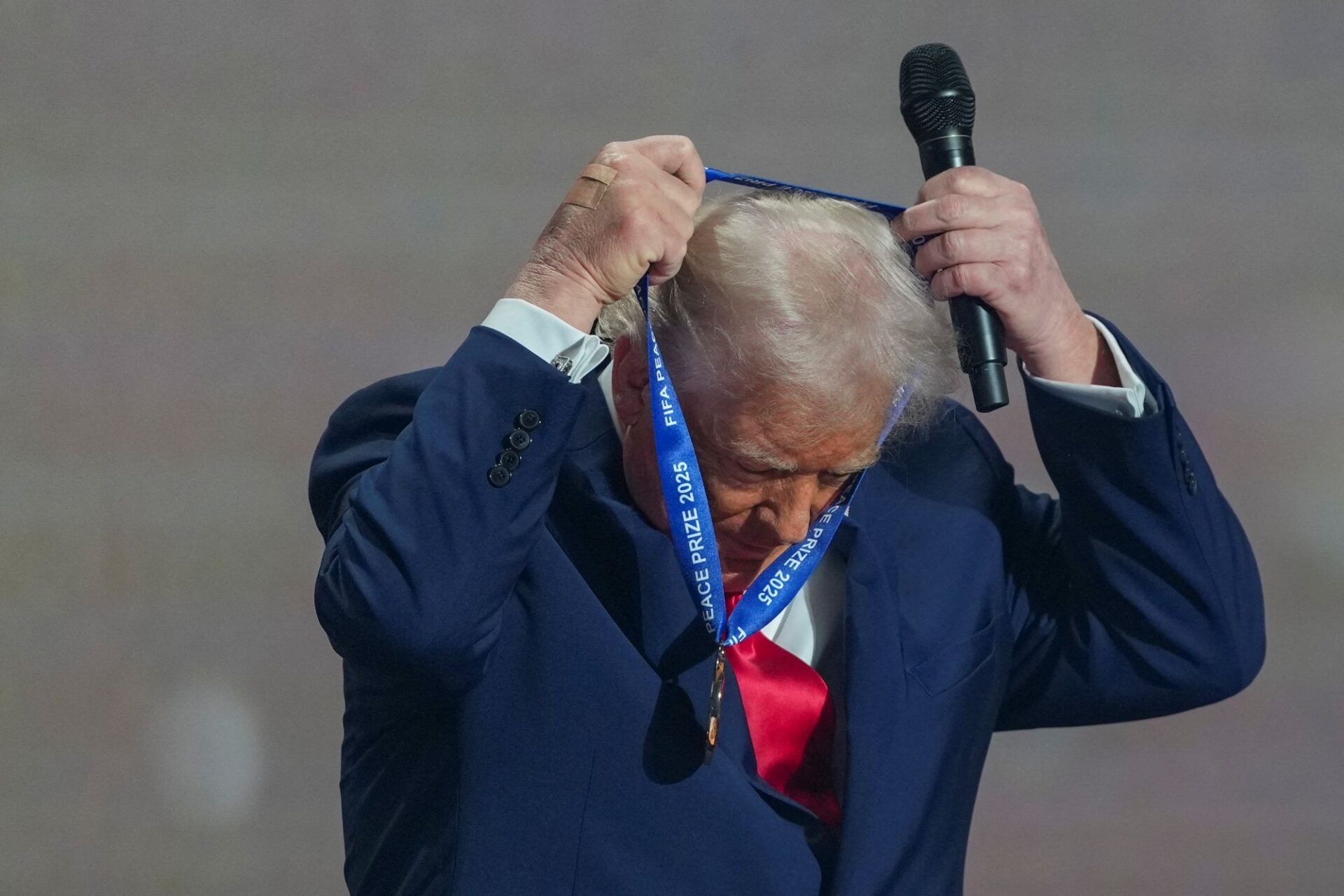 FIFA Awards Trump Its First Peace Prize - Latest Breaking News - News ...