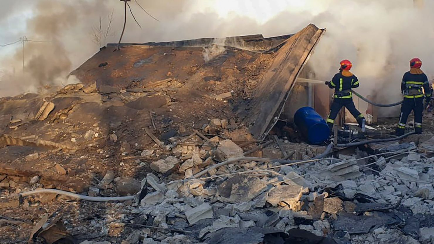 Russian Strike Cuts Water, Heat Supply in Ukraine